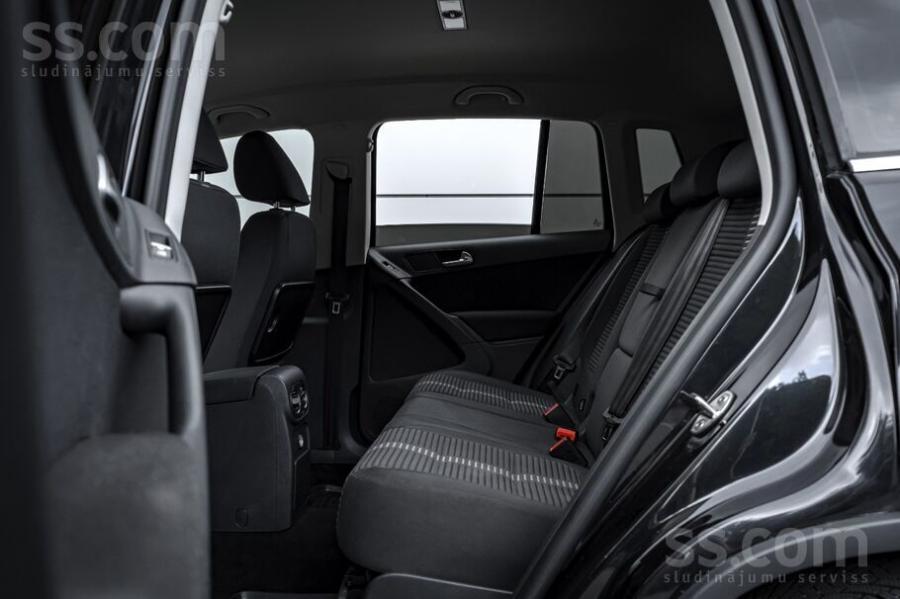 Black Volkswagen Tiguan 2011 in Riga, with an engine capacity of 2.00 L and mileage of 216 thousand km for 7490 €, photo 12 on AUTOMOTO.COM.LV