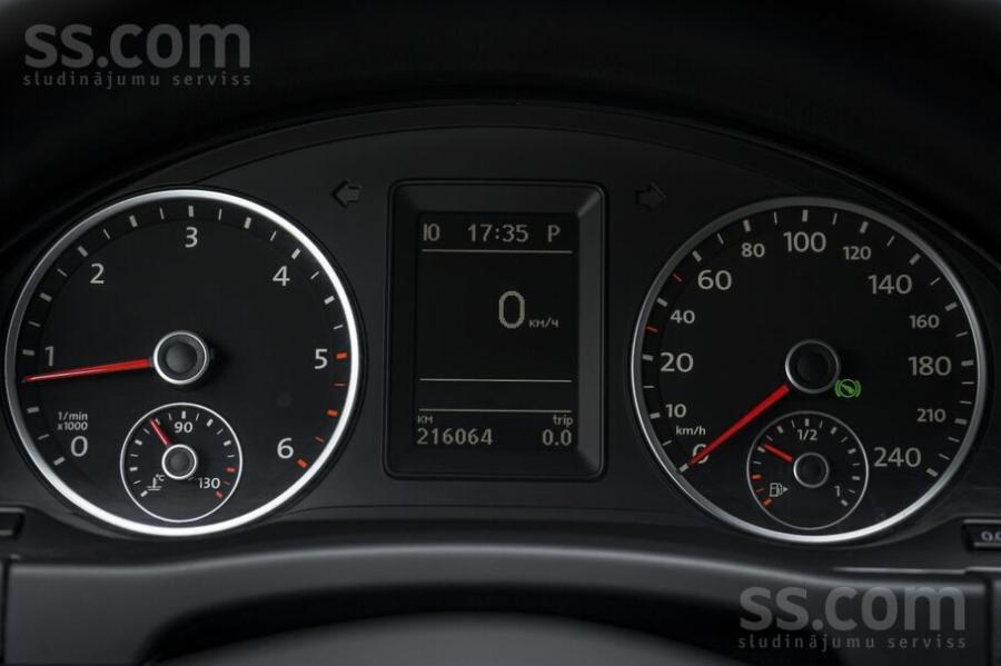 Black Volkswagen Tiguan 2011 in Riga, with an engine capacity of 2.00 L and mileage of 216 thousand km for 7490 €, photo 17 on AUTOMOTO.COM.LV