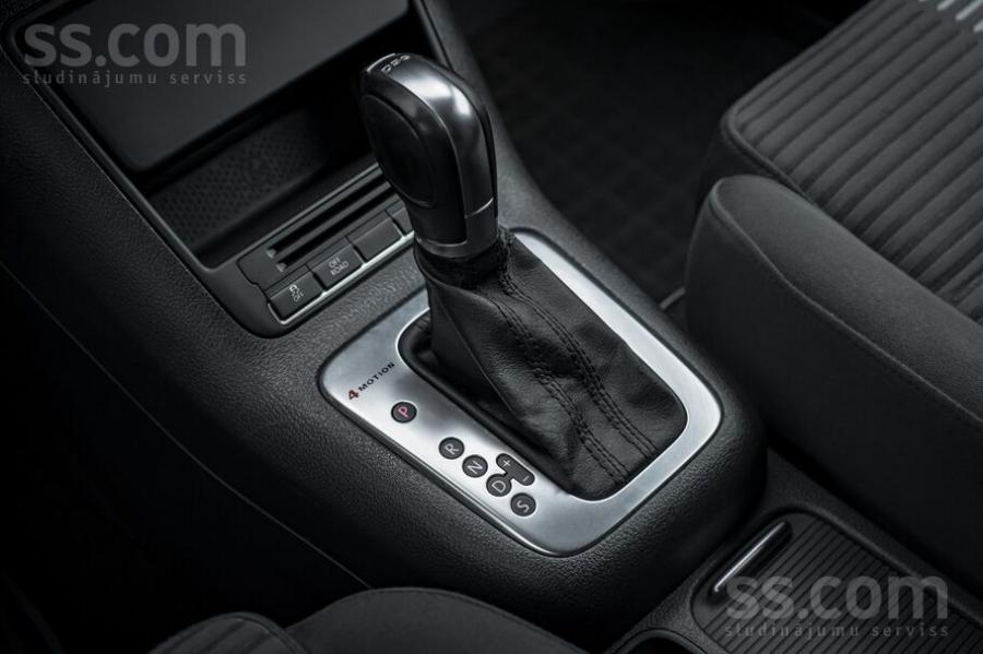 Black Volkswagen Tiguan 2011 in Riga, with an engine capacity of 2.00 L and mileage of 216 thousand km for 7490 €, photo 23 on AUTOMOTO.COM.LV