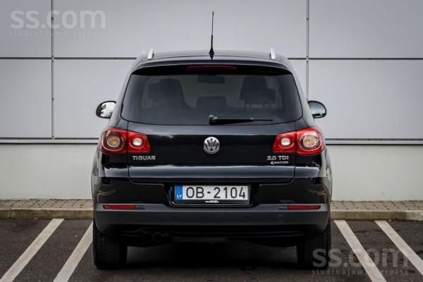 Melns Volkswagen Tiguan 2011 Rīga, ar dzinēja tilpumu 2.00 L un nobraukumu 216 tūkst. km par 7490 €, foto 6 vietnē AUTOMOTO.COM.LV