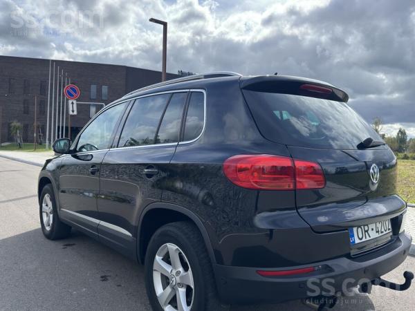 Black Volkswagen Tiguan 2011 in Rezekne, with an engine capacity of 1.40 L and mileage of 206 thousand km for 7700 €, photo 8 on AUTOMOTO.COM.LV