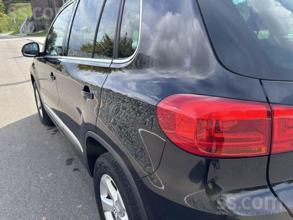 Black Volkswagen Tiguan 2011 in Rezekne, with an engine capacity of 1.40 L and mileage of 206 thousand km for 7700 €, photo 10 on AUTOMOTO.COM.LV