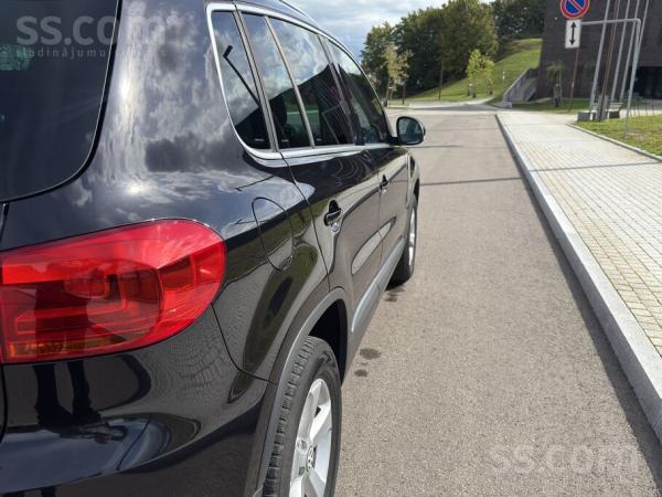 Black Volkswagen Tiguan 2011 in Rezekne, with an engine capacity of 1.40 L and mileage of 206 thousand km for 7700 €, photo 11 on AUTOMOTO.COM.LV