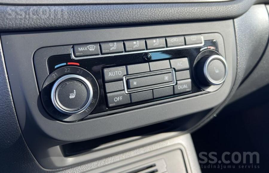 Black Volkswagen Tiguan 2011 in Cesis, with an engine capacity of 2.00 L and mileage of 203 thousand km for 7950 €, photo 22 on AUTOMOTO.COM.LV