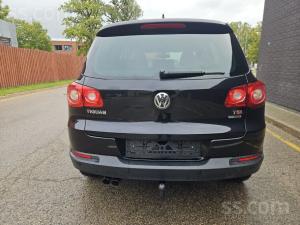 Black Volkswagen Tiguan 2011 in Cesis, with an engine capacity of 1.40 L and mileage of 221 thousand km for 6700 €, photo 7 on AUTOMOTO.COM.LV