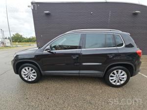 Black Volkswagen Tiguan 2011 in Cesis, with an engine capacity of 1.40 L and mileage of 221 thousand km for 6700 €, photo 9 on AUTOMOTO.COM.LV