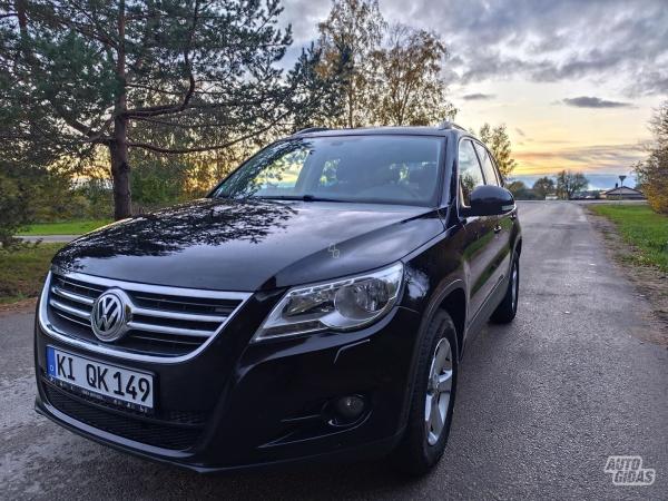 Melns Volkswagen Tiguan 2011 Mažeikiai, ar dzinēja tilpumu 2.00 L un nobraukumu 272 tūkst. km par 6800 €, foto 1 vietnē AUTOMOTO.COM.LV