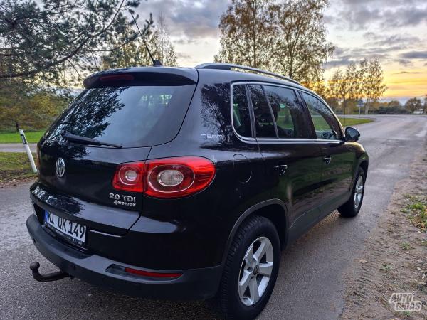 Melns Volkswagen Tiguan 2011 Mažeikiai, ar dzinēja tilpumu 2.00 L un nobraukumu 272 tūkst. km par 6800 €, foto 8 vietnē AUTOMOTO.COM.LV