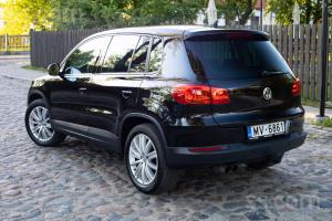 Melns Volkswagen Tiguan 2012 Jelgava, ar dzinēja tilpumu 2.00 L un nobraukumu 259 tūkst. km par 10200 €, foto 3 vietnē AUTOMOTO.COM.LV