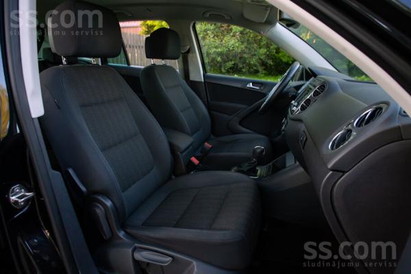 Melns Volkswagen Tiguan 2012 Jelgava, ar dzinēja tilpumu 2.00 L un nobraukumu 259 tūkst. km par 10200 €, foto 9 vietnē AUTOMOTO.COM.LV
