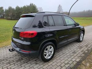 Black Volkswagen Tiguan 2012 in Telschi, with an engine capacity of 1.97 L and mileage of 299 thousand km for 7900 €, photo 9 on AUTOMOTO.COM.LV