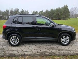 Black Volkswagen Tiguan 2012 in Telschi, with an engine capacity of 1.97 L and mileage of 299 thousand km for 7900 €, photo 12 on AUTOMOTO.COM.LV