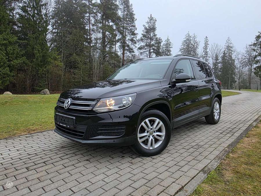 Black Volkswagen Tiguan 2012 in Telschi, with an engine capacity of 1.97 L and mileage of 299 thousand km for 7900 €, photo 13 on AUTOMOTO.COM.LV