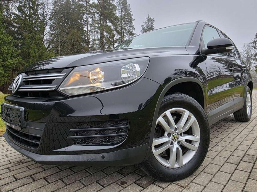 Black Volkswagen Tiguan 2012 in Telschi, with an engine capacity of 1.97 L and mileage of 299 thousand km for 7900 €, photo 14 on AUTOMOTO.COM.LV
