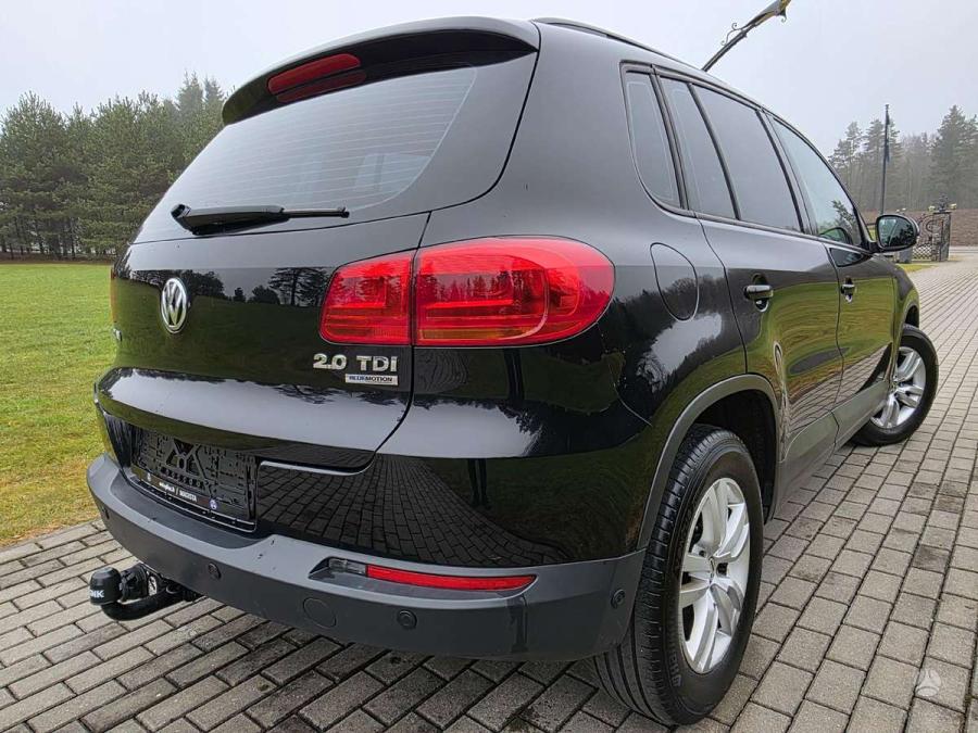 Black Volkswagen Tiguan 2012 in Telschi, with an engine capacity of 1.97 L and mileage of 299 thousand km for 7900 €, photo 15 on AUTOMOTO.COM.LV