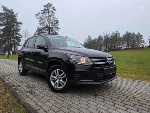 Black Volkswagen Tiguan 2012 in Telschi, with an engine capacity of 1.97 L and mileage of 299 thousand km for 7900 €, photo 36 on AUTOMOTO.COM.LV