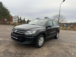 Black Volkswagen Tiguan 2012 in Alytus, with an engine capacity of 1.97 L and mileage of 287 thousand km for 6950 €, photo  on AUTOMOTO.COM.LV