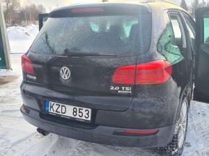 Black Volkswagen Tiguan 2012 in Utena, with an engine capacity of 2.00 L and mileage of 165 thousand km for 7750 €, photo 3 on AUTOMOTO.COM.LV