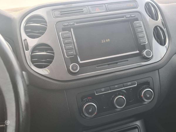 Black Volkswagen Tiguan 2012 in Utena, with an engine capacity of 2.00 L and mileage of 165 thousand km for 7750 €, photo 11 on AUTOMOTO.COM.LV