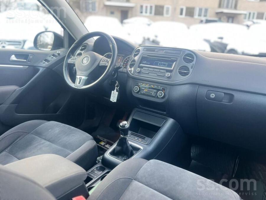 Melns Volkswagen Tiguan 2012 Kuldīga, ar dzinēja tilpumu 2.00 L un nobraukumu 320 tūkst. km par 9390 €, foto 13 vietnē AUTOMOTO.COM.LV