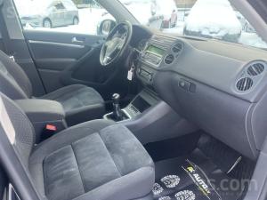 Melns Volkswagen Tiguan 2012 Kuldīga, ar dzinēja tilpumu 2.00 L un nobraukumu 320 tūkst. km par 9390 €, foto 14 vietnē AUTOMOTO.COM.LV