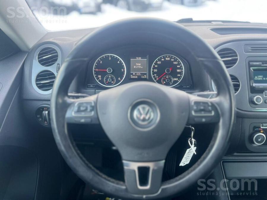 Melns Volkswagen Tiguan 2012 Kuldīga, ar dzinēja tilpumu 2.00 L un nobraukumu 320 tūkst. km par 9390 €, foto 16 vietnē AUTOMOTO.COM.LV