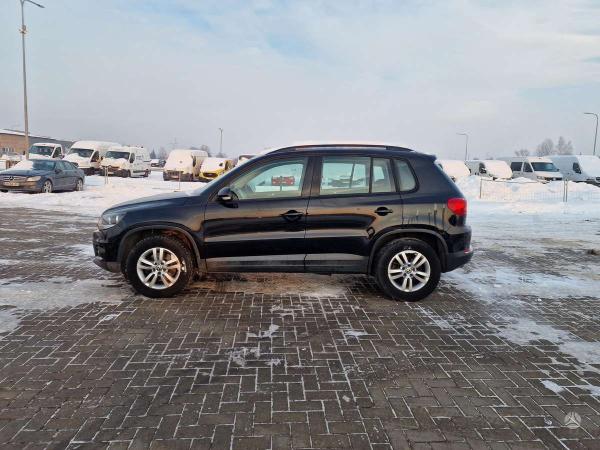 Melns Volkswagen Tiguan 2012 Tauragė, ar dzinēja tilpumu 1.97 L un nobraukumu 276 tūkst. km par 6700 €, foto 2 vietnē AUTOMOTO.COM.LV