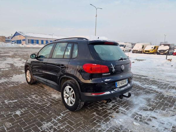 Melns Volkswagen Tiguan 2012 Tauragė, ar dzinēja tilpumu 1.97 L un nobraukumu 276 tūkst. km par 6700 €, foto 3 vietnē AUTOMOTO.COM.LV