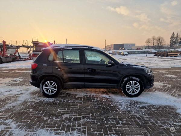 Melns Volkswagen Tiguan 2012 Tauragė, ar dzinēja tilpumu 1.97 L un nobraukumu 276 tūkst. km par 6700 €, foto 6 vietnē AUTOMOTO.COM.LV