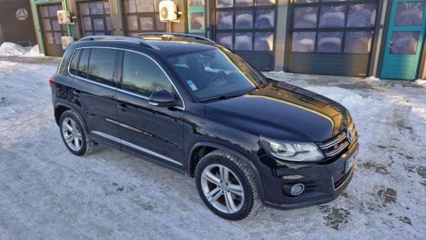 Melns Volkswagen Tiguan 2012 Viļņa, ar dzinēja tilpumu 1.97 L un nobraukumu 239 tūkst. km par 12900 €, foto 1 vietnē AUTOMOTO.COM.LV