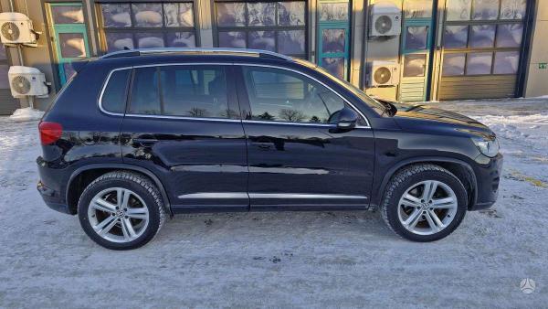 Melns Volkswagen Tiguan 2012 Viļņa, ar dzinēja tilpumu 1.97 L un nobraukumu 239 tūkst. km par 12900 €, foto 3 vietnē AUTOMOTO.COM.LV