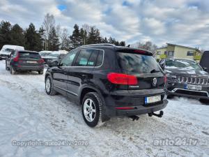 Black Volkswagen Tiguan 2012 in Tartu, with an engine capacity of 2.00 L and mileage of 200 thousand km for 9790 €, photo 2 on AUTOMOTO.COM.LV