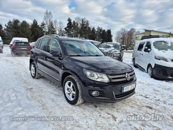 Black Volkswagen Tiguan 2012 in Tartu, with an engine capacity of 2.00 L and mileage of 200 thousand km for 9790 €, photo 3 on AUTOMOTO.COM.LV