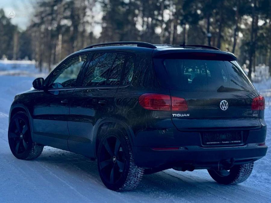 Melns Volkswagen Tiguan 2012 Radviliškis, ar dzinēja tilpumu 2.00 L un nobraukumu 220 tūkst. km par 7500 €, foto 10 vietnē AUTOMOTO.COM.LV