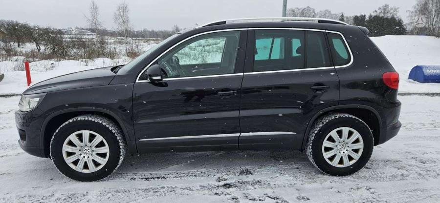 Black Volkswagen Tiguan 2012 in Vilnius, with an engine capacity of 1.97 L and mileage of 314 thousand km for 7000 €, photo 2 on AUTOMOTO.COM.LV