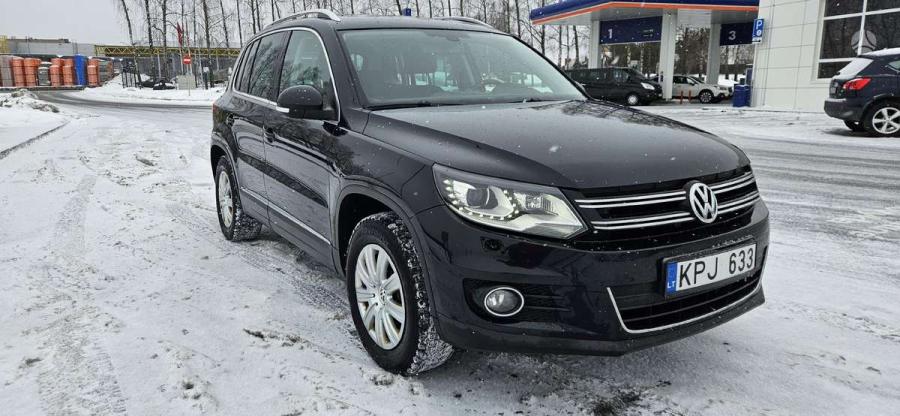 Black Volkswagen Tiguan 2012 in Vilnius, with an engine capacity of 1.97 L and mileage of 314 thousand km for 7000 €, photo 3 on AUTOMOTO.COM.LV