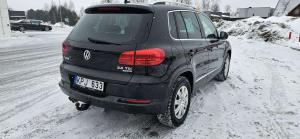 Black Volkswagen Tiguan 2012 in Vilnius, with an engine capacity of 1.97 L and mileage of 314 thousand km for 7000 €, photo 5 on AUTOMOTO.COM.LV