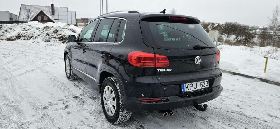 Black Volkswagen Tiguan 2012 in Vilnius, with an engine capacity of 1.97 L and mileage of 314 thousand km for 7000 €, photo 6 on AUTOMOTO.COM.LV