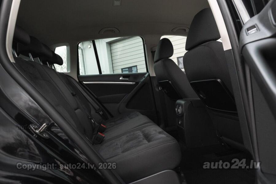 Melns Volkswagen Tiguan 2012 Jelgava, ar dzinēja tilpumu 2.00 L un nobraukumu 264 tūkst. km par 10700 €, foto 11 vietnē AUTOMOTO.COM.LV
