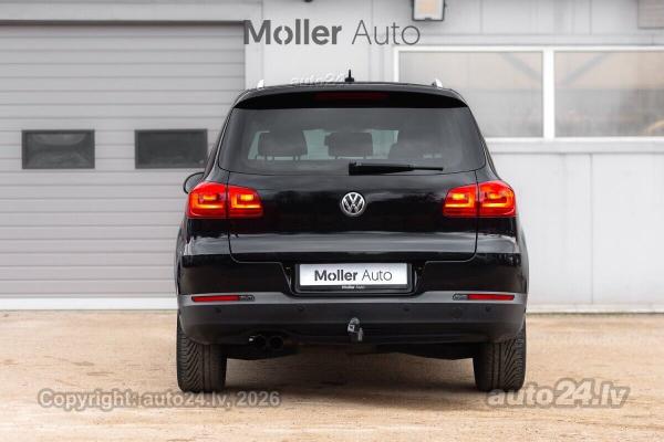 Black Volkswagen Tiguan 2012 in Jelgava, with an engine capacity of 2.00 L and mileage of 264 thousand km for 10700 €, photo 4 on AUTOMOTO.COM.LV