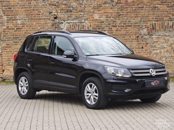 Black Volkswagen Tiguan 2012 in Vilnius, with an engine capacity of 2.00 L and mileage of 214 thousand km for 7600 €, photo 2 on AUTOMOTO.COM.LV