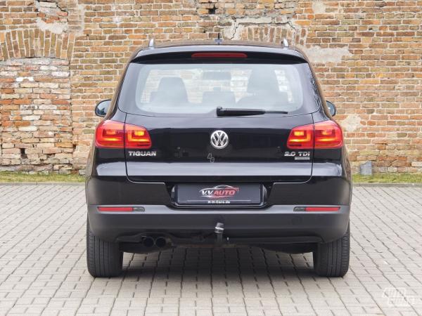 Black Volkswagen Tiguan 2012 in Vilnius, with an engine capacity of 2.00 L and mileage of 214 thousand km for 7600 €, photo 6 on AUTOMOTO.COM.LV
