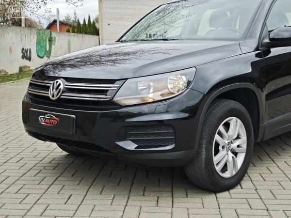 Black Volkswagen Tiguan 2012 in Vilnius, with an engine capacity of 2.00 L and mileage of 214 thousand km for 7600 €, photo 10 on AUTOMOTO.COM.LV