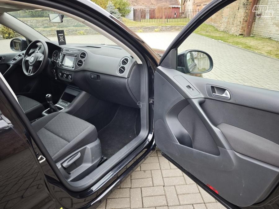 Melns Volkswagen Tiguan 2012 Viļņa, ar dzinēja tilpumu 2.00 L un nobraukumu 214 tūkst. km par 7600 €, foto 27 vietnē AUTOMOTO.COM.LV