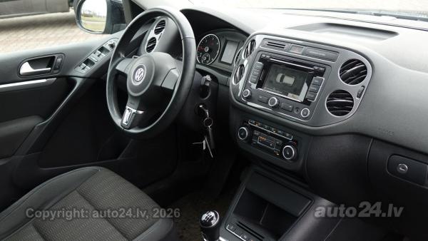 Black Volkswagen Tiguan 2012 in Tartu, with an engine capacity of 2.00 L and mileage of 206 thousand km for 10990 €, photo 8 on AUTOMOTO.COM.LV
