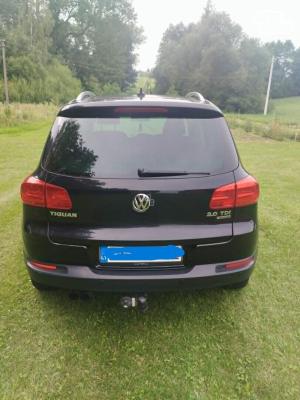 Melns Volkswagen Tiguan 2012 Alīta, ar dzinēja tilpumu 2.00 L un nobraukumu 238 tūkst. km par 8700 €, foto 5 vietnē AUTOMOTO.COM.LV