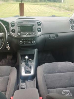 Melns Volkswagen Tiguan 2012 Alīta, ar dzinēja tilpumu 2.00 L un nobraukumu 238 tūkst. km par 8700 €, foto 7 vietnē AUTOMOTO.COM.LV
