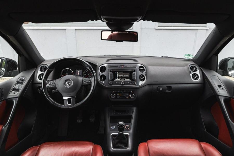 Melns Volkswagen Tiguan 2012 Ventspils, ar dzinēja tilpumu 2.00 L un nobraukumu 162 tūkst. km par 11250 €, foto 14 vietnē AUTOMOTO.COM.LV