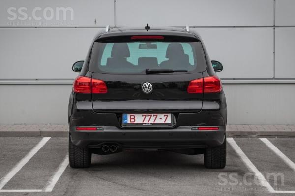 Black Volkswagen Tiguan 2012 in Riga, with an engine capacity of 2.00 L and mileage of 242 thousand km for 9990 €, photo 5 on AUTOMOTO.COM.LV