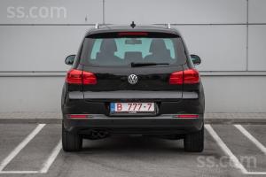 Black Volkswagen Tiguan 2012 in Riga, with an engine capacity of 2.00 L and mileage of 242 thousand km for 9990 €, photo 6 on AUTOMOTO.COM.LV